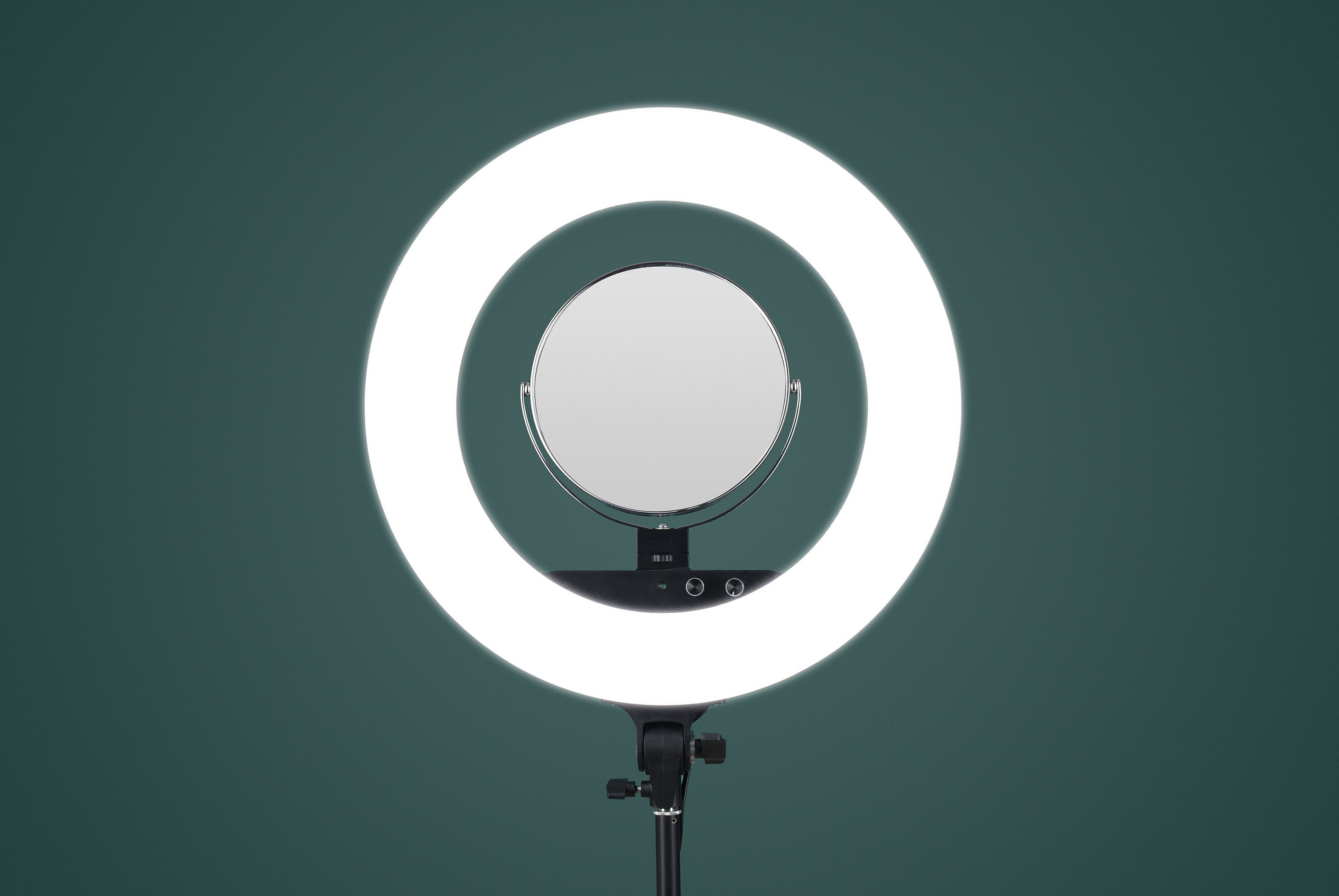 Ring Lights: Are They Really Worth the Hype? - ETOILE